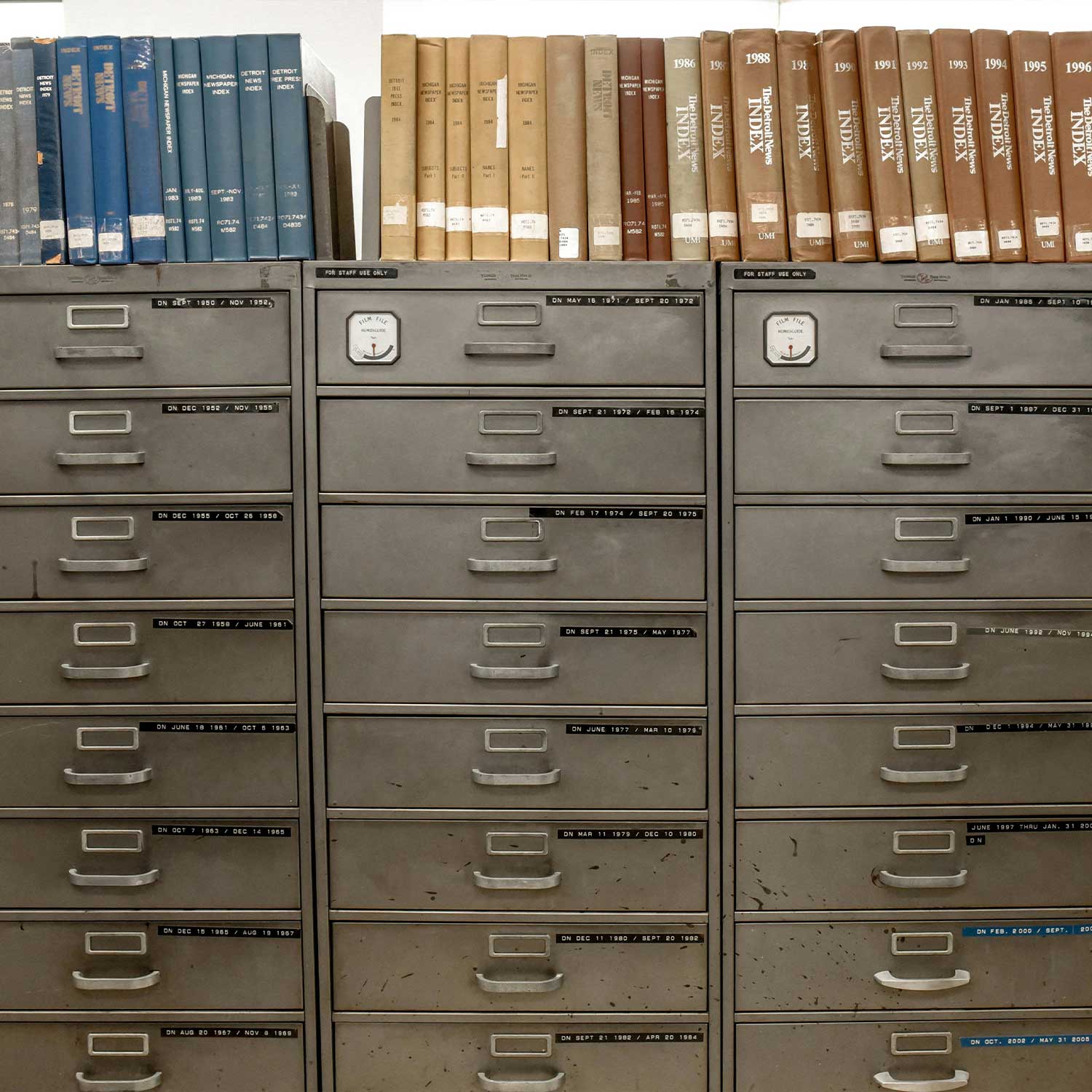 Vertical Filing cabinets vs Lateral filing cabinets - Rackline